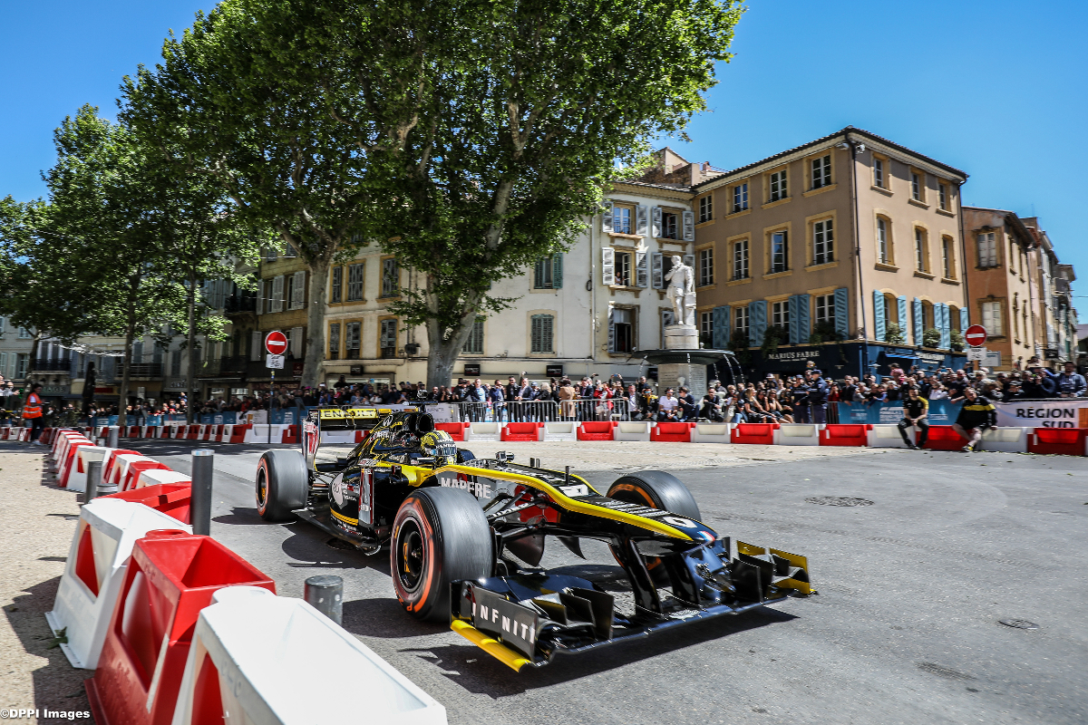 Le roadshow du Grand Prix de France F1 fait vibrer Salon-de-Provence