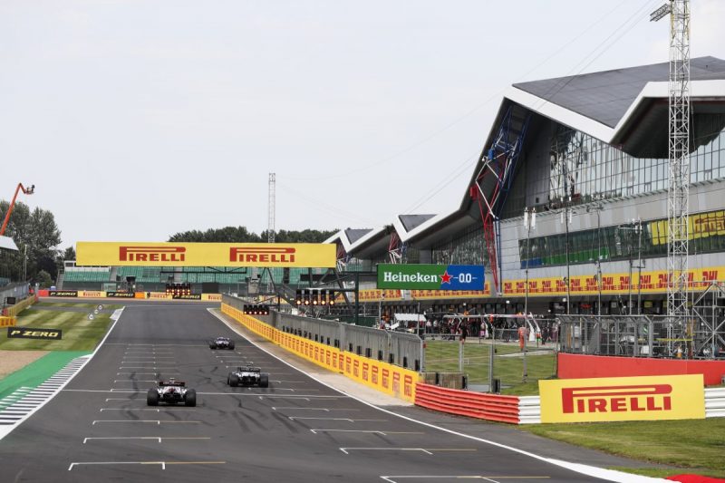 Silverstone renomme une ligne droite au nom de Lewis Hamilton