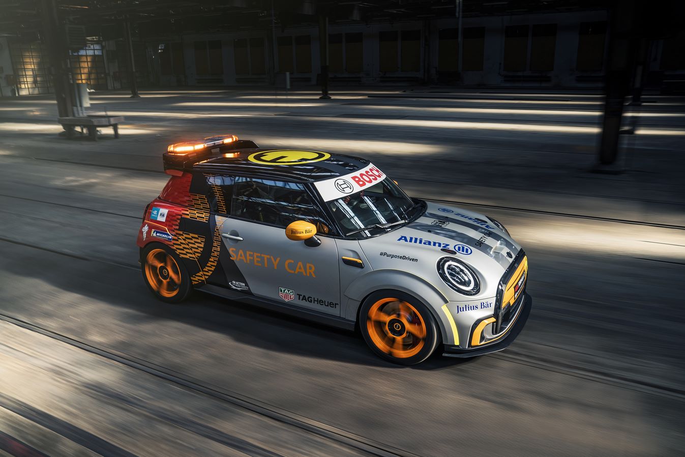 La MINI Electric devient la nouvelle Safety Car de la Formule E